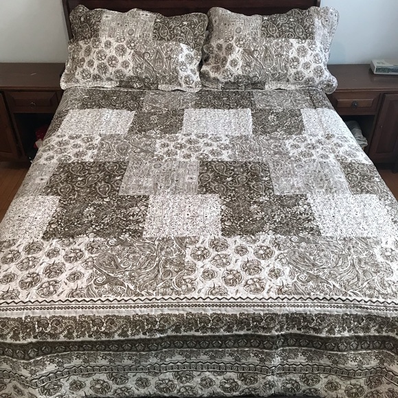 Bedding | New Beautiful Two Sided Quilt | Poshmark